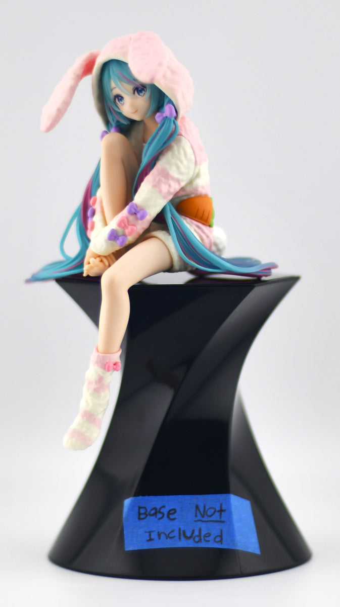 Hatsune Miku Bunny Ear Hood Pajamas noodle stopper figure – Collectors ...