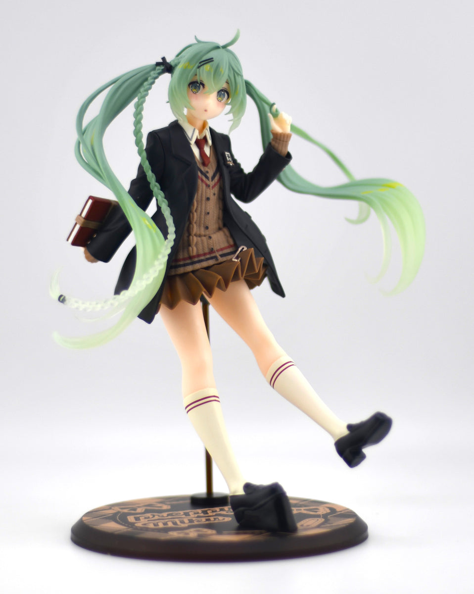 Hatsune Miku Fashion Preppy figure – Collectors Universe and Anime Inc.