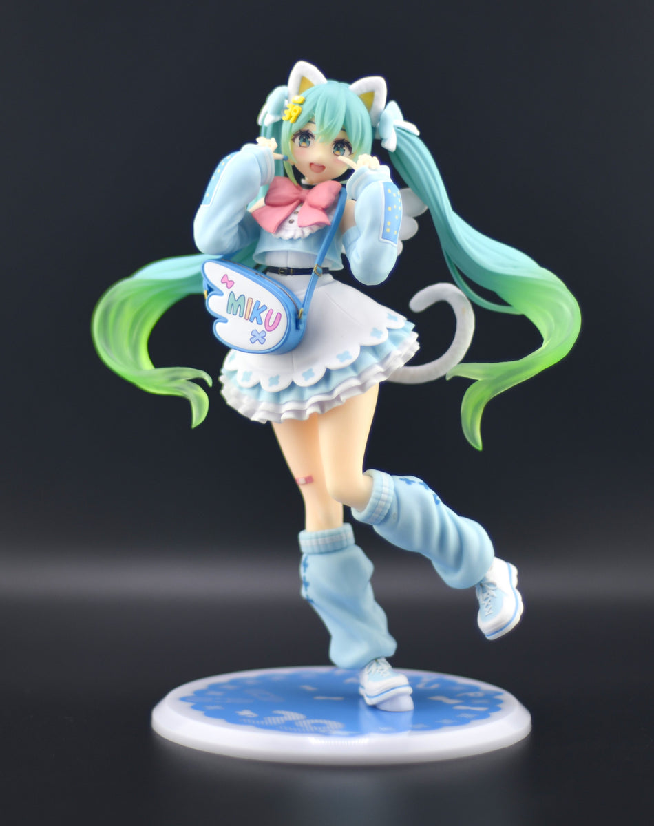 Hatsune Miku Fashion Figure Fancy Ver figure – Collectors Universe and ...
