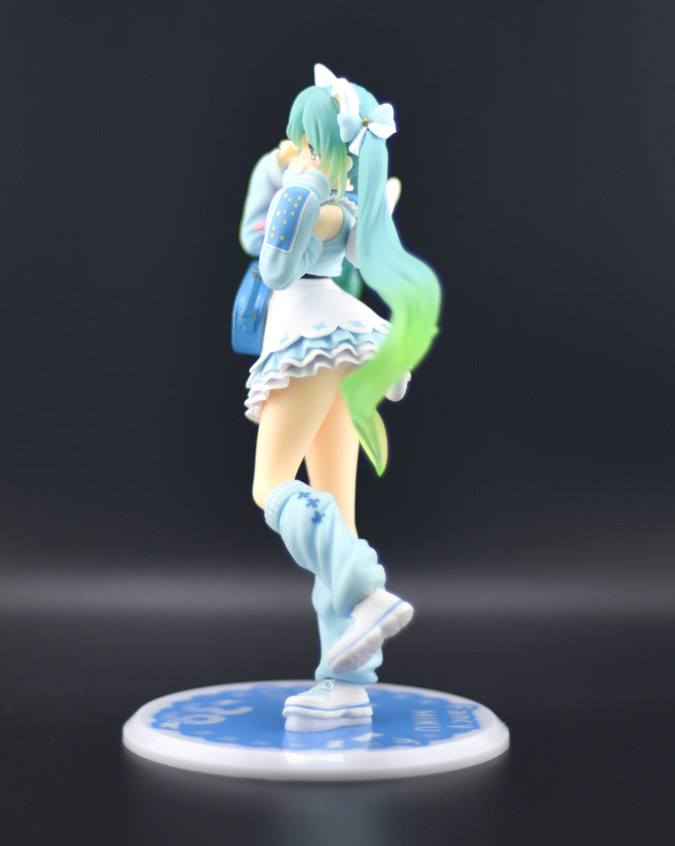 Hatsune Miku Fashion Figure Fancy Ver figure – Collectors Universe and ...